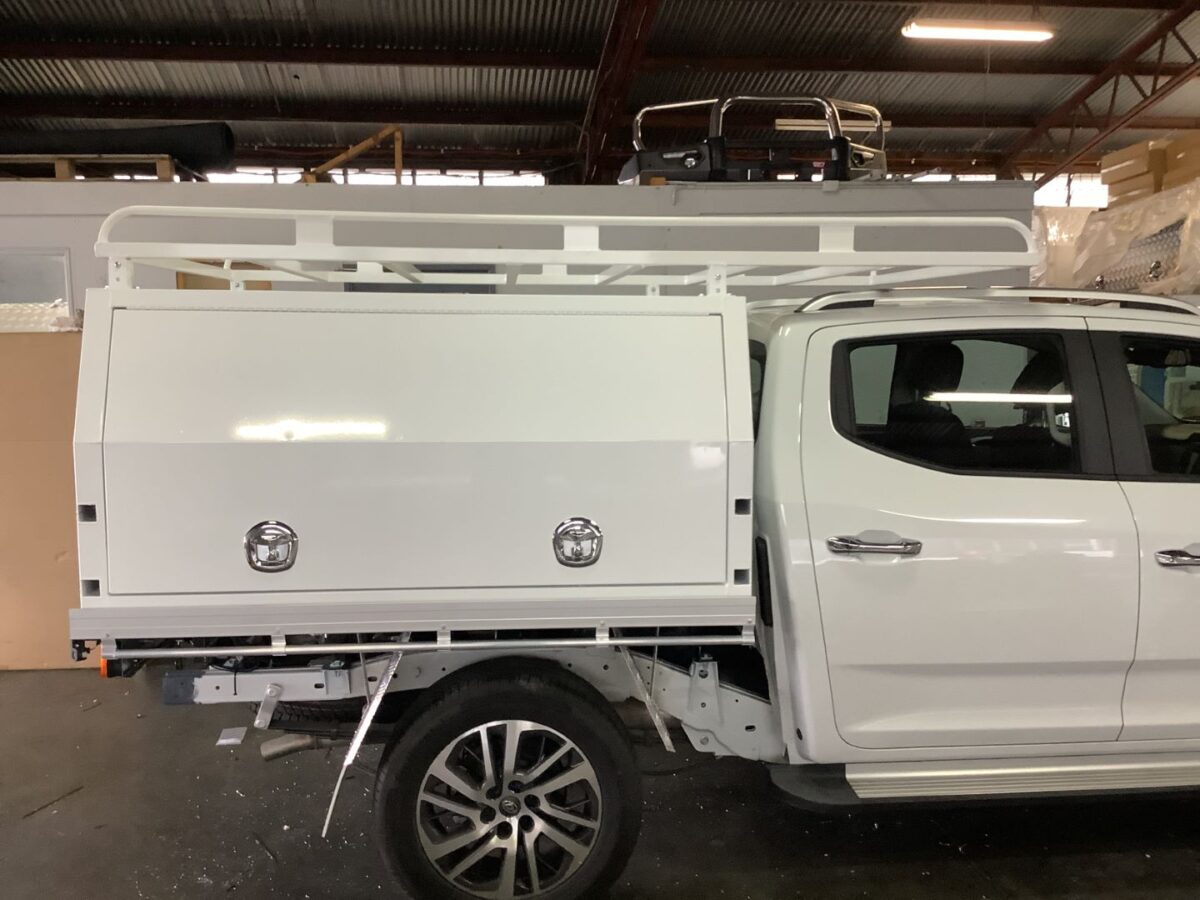 Tips for choosing the best Custom Ute Canopies - 4WD Accessories Direct